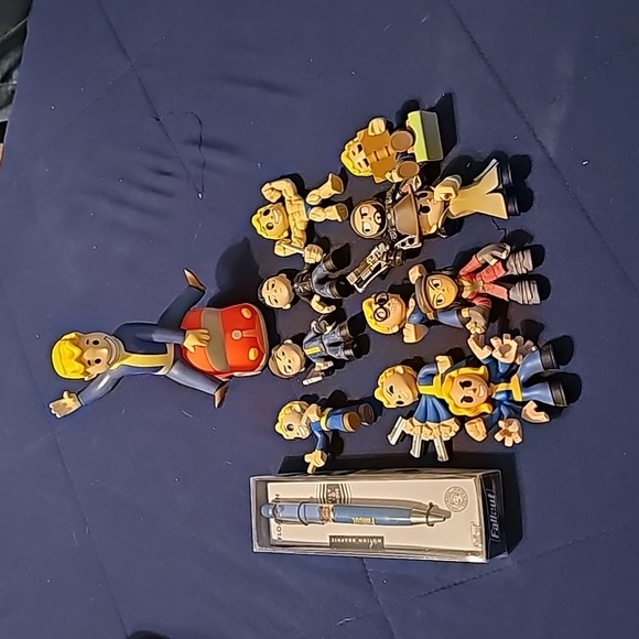 Toys | Lot Of Fallout Miniatures | Poshmark